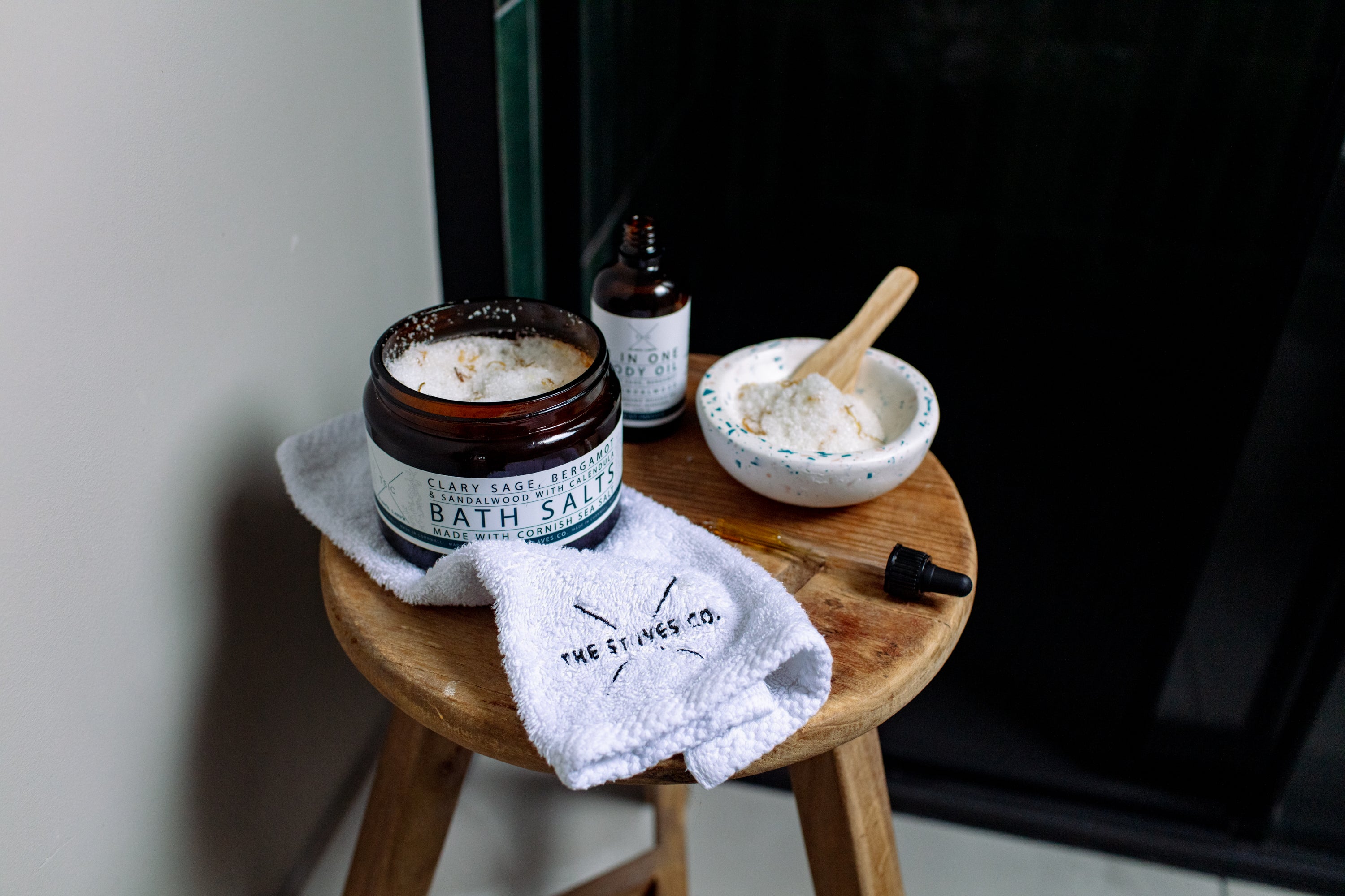 Giftshop in St. Ives, Cornwall. Souvenirs, Prints, Ceramics, candles ...